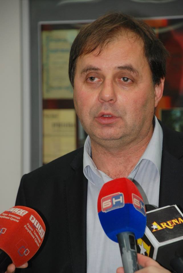 Satirična poezija Miladin Berić - Pokazivač